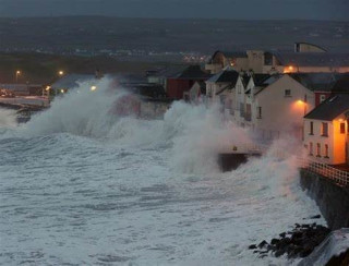 Storm Eva Cuts Power to 6,000 | seamus dubhghaill